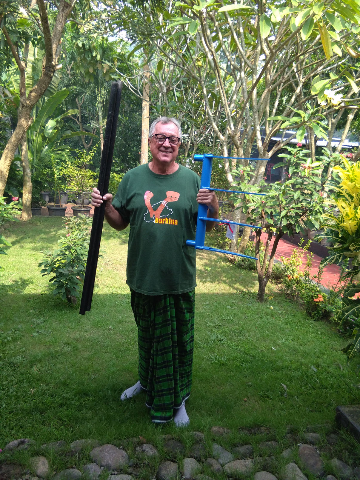 The Plow Treadlite Broadfork | 20" wide | XL 14" tines – Treadlite ...